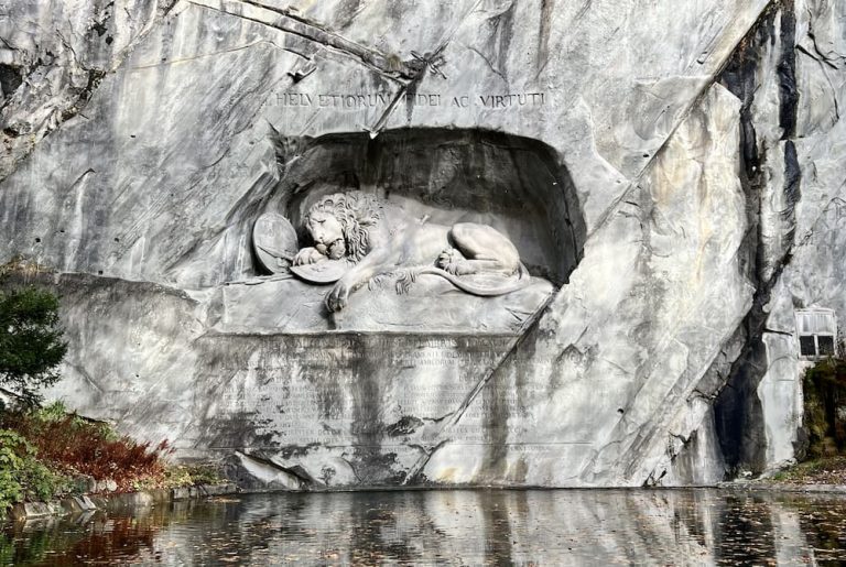 20 Famous Landmarks In Switzerland (All Worth Visiting) - SwitzerLanding