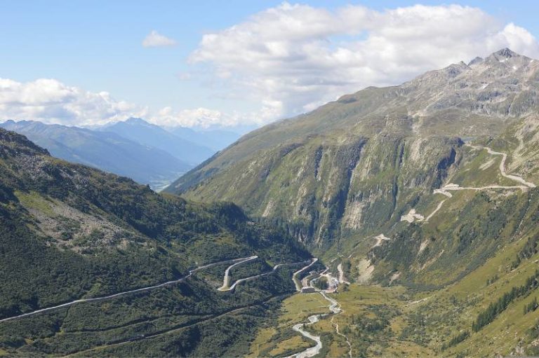 Driving In The Alps: All The Info You Need To Plan A Trip - SwitzerLanding