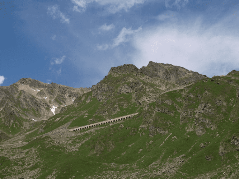 10 Beautiful Mountain Passes In Switzerland (Amazing Views ...