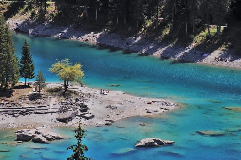 Caumasee: A Beautiful Lake Near Flims, Switzerland - SwitzerLanding