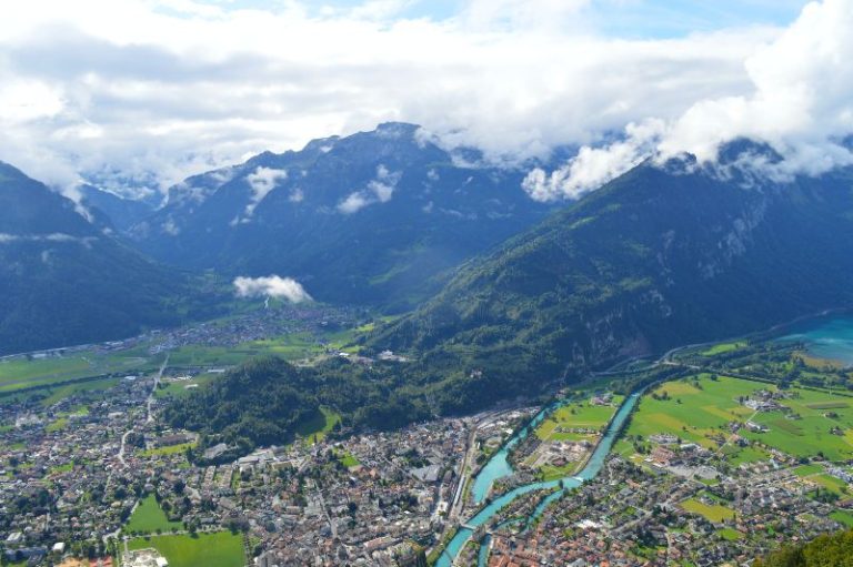 Lucerne vs Interlaken: A Showdown of Scenic Splendor - SwitzerLanding
