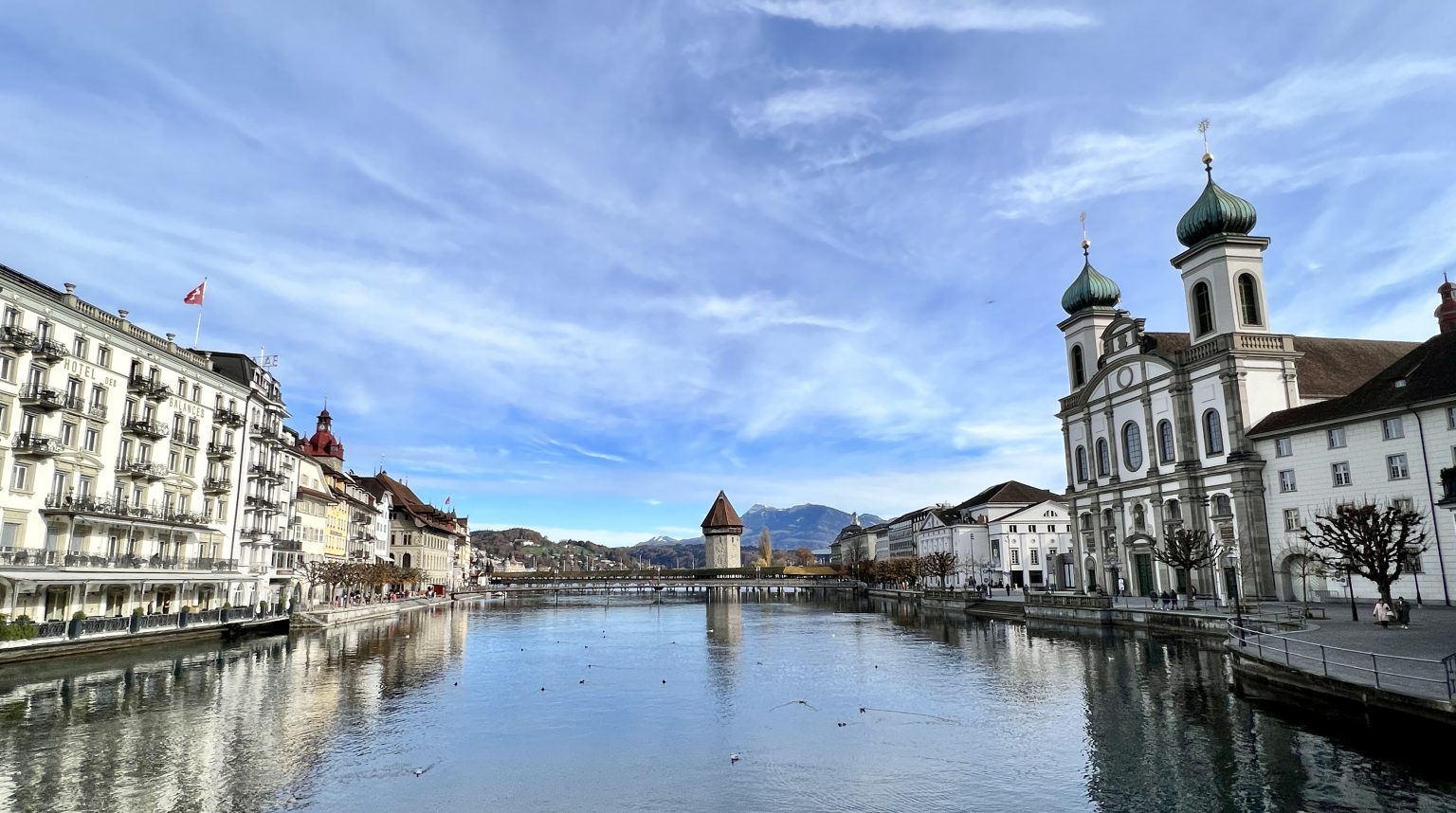 Lucerne vs Interlaken: A Showdown of Scenic Splendor - SwitzerLanding