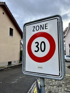 Road Signs In Switzerland: All You Need To Know - SwitzerLanding