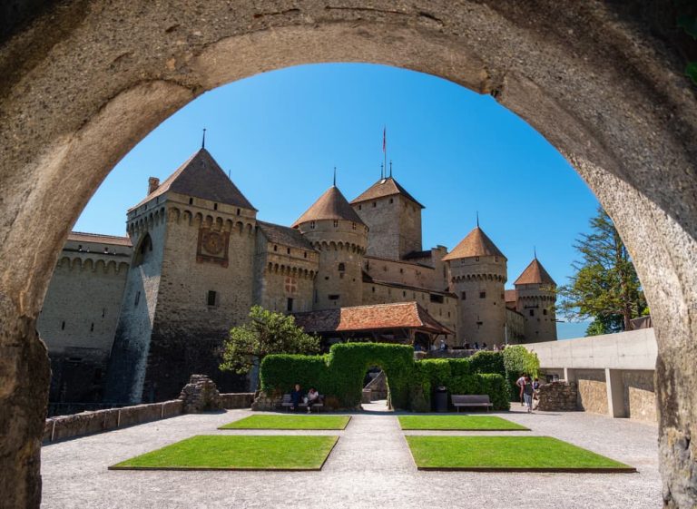 Chillon Castle: History, General Info & More - SwitzerLanding