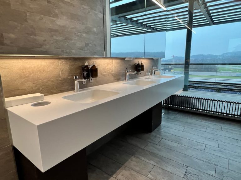 Swiss Business Lounge Zurich Airport (Terminal E) - SwitzerLanding