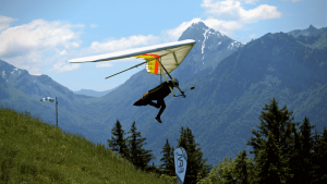 Hang Gliding In Switzerland (Best Locations & Tips) - SwitzerLanding