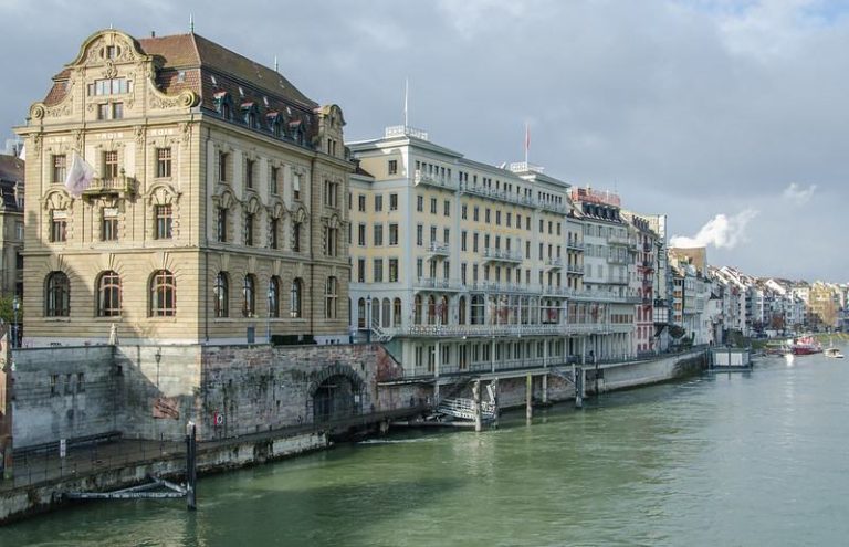 Switzerland Trip Planner (Make The Most Of Your Visit) - SwitzerLanding