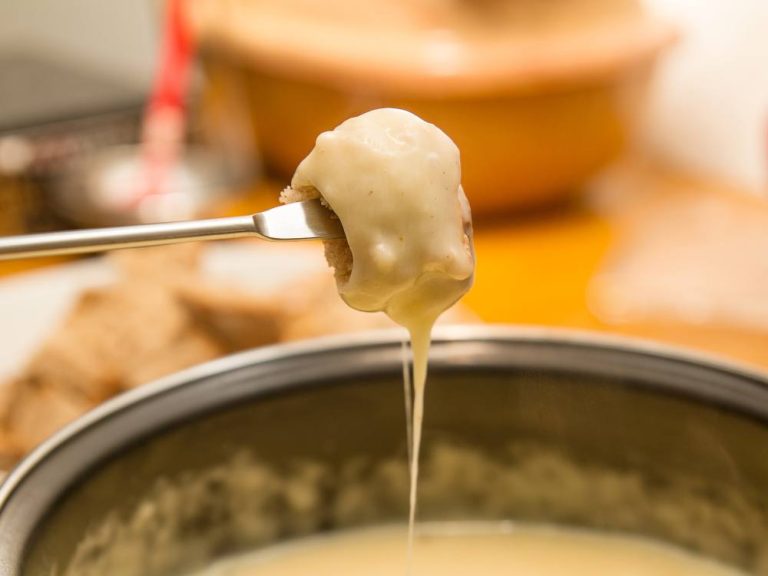 15 Must-Try Dishes for Food Lovers in Switzerland - SwitzerLanding